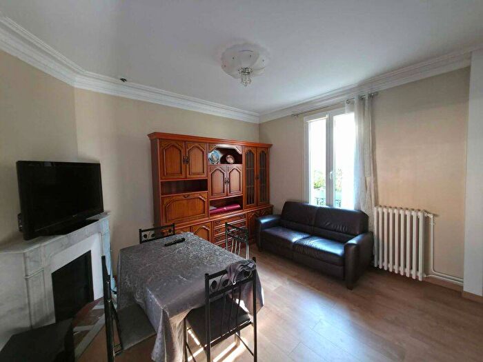 Plateau-Frais Rosset, Villeneuve-le-Roi : Appartement 2 pièces à louer