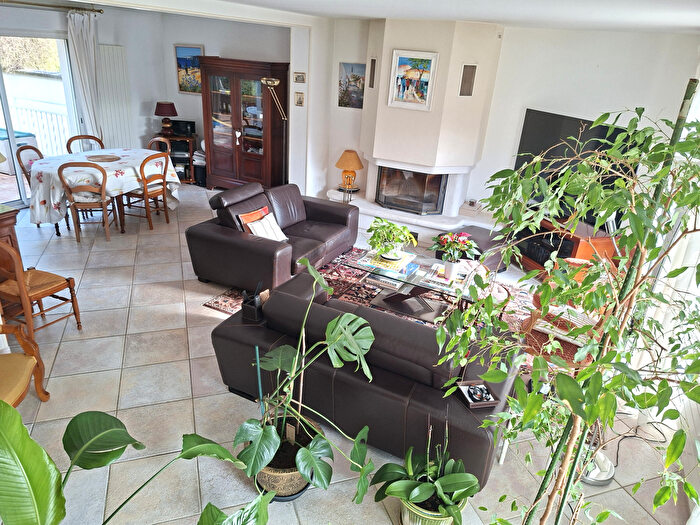 Maison à vendre - Buc - 5 pièces - 4 chambres