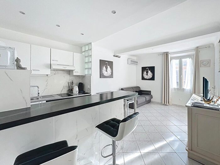 Appartement à vendre - Cannes, Centre-ville - 3 pièces - 2 chambres