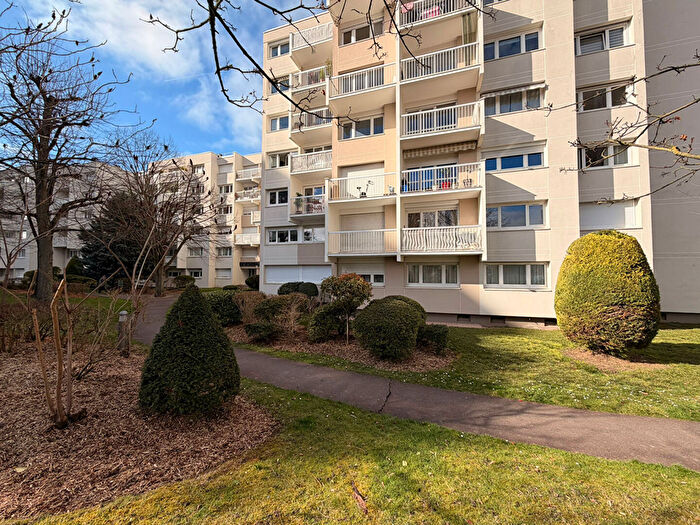 Appartement à louer - Chatou, Nord - 2 pièces - 1 chambre