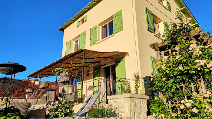 Maison à vendre - Brassac - 6 pièces - 3 chambres