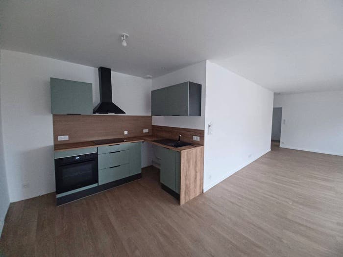 Maison 4 pièces à louer à Cirières