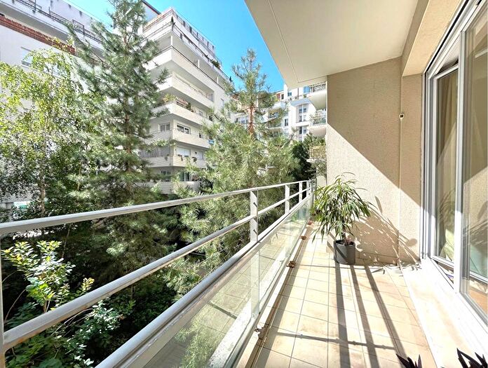 Appartement 2 pièces à vendre à Courbevoie, Faubourg de l'Arche