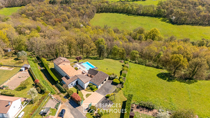 Maison 8 pièces à Senillé-Saint-Sauveur, à vendre