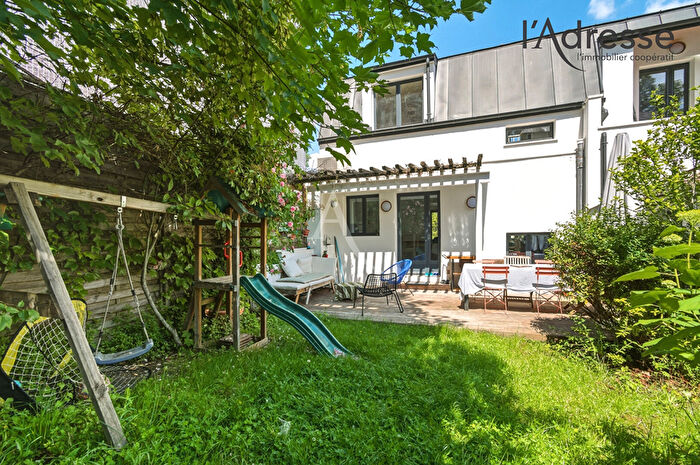 Maison 8 pièces à Puteaux, à vendre
