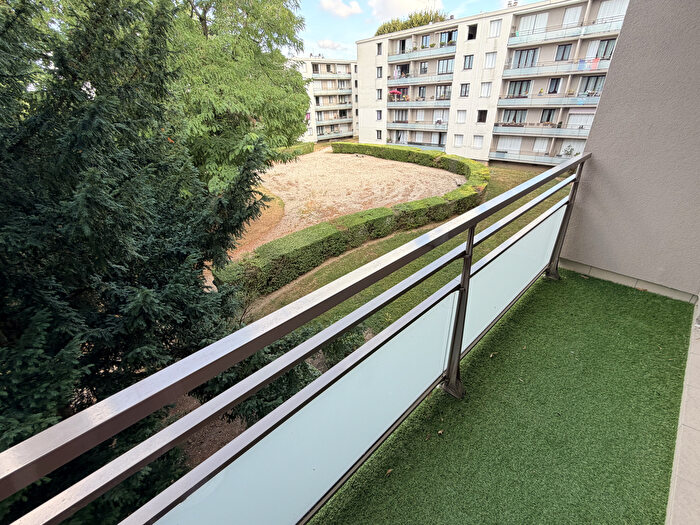 Bois-d'Arcy, La Croix Blanche : Appartement 3 pièces à louer