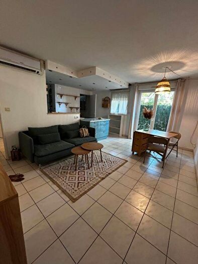 Appartement à louer - Chiron-Saint Suspi, Miramas - 3 pièces - 2 chambres