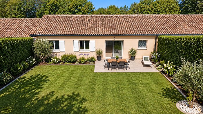 Carignan-de-Bordeaux : Maison 4 pièces à vendre