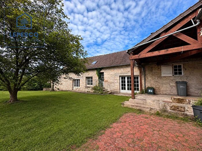Maison 8 pièces à Dommiers, à vendre