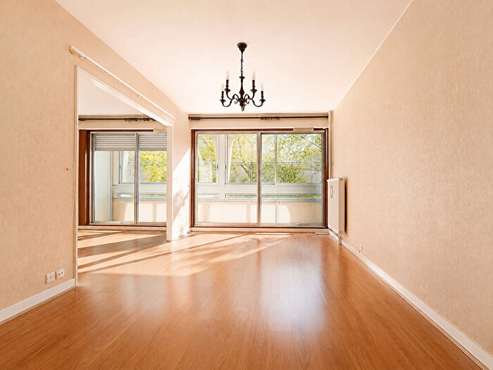 Quartiers Centre, Colombier : Appartement 3 pièces à vendre