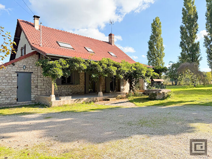 Maison à louer - Allériot - 7 pièces - 5 chambres