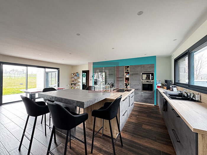 Maison à vendre - Bellevue-la-Montagne - 7 pièces - 4 chambres