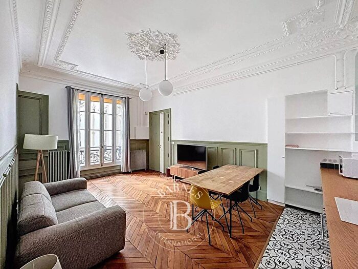 Appartement à louer - Triangle dOr, Paris ème arrondissement - 2 pièces - 1 chambre