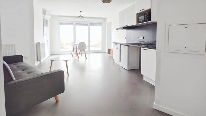 Appartement à louer - Ouest Sud, Magnanville - 2 pièces - 1 chambre