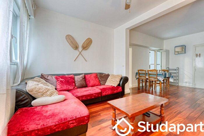 Hôtel de Ville, Courbevoie : Appartement 3 pièces à louer