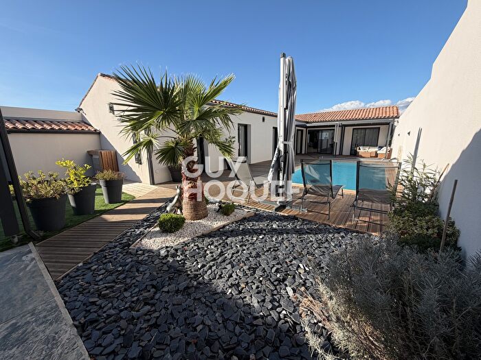 Maison 5 pièces à Charron, à vendre