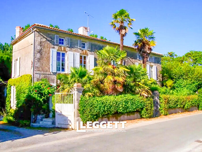 Duil-sur-le-Mignon, Doeuil-sur-le-Mignon - Maison 9 pièces à vendre