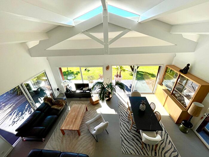 Maison à vendre - Cestas, Croix dHins, Jauge, Pierroton - 5 pièces - 4 chambres