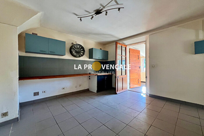 Maison à vendre - Saint-Savournin - 3 pièces - 2 chambres