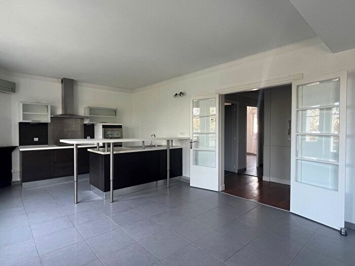 Appartement 4 pièces à louer à Centre Ville, Reims