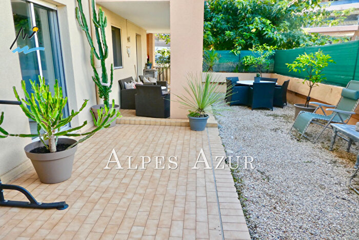 Appartement à vendre - Cagnes-sur-Mer, La Gare, Les Plans, Hippodrome - 3 pièces - 2 chambres