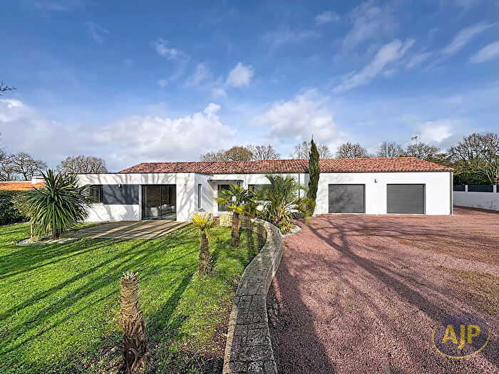 Maison à vendre - La Garnache - 6 pièces - 3 chambres