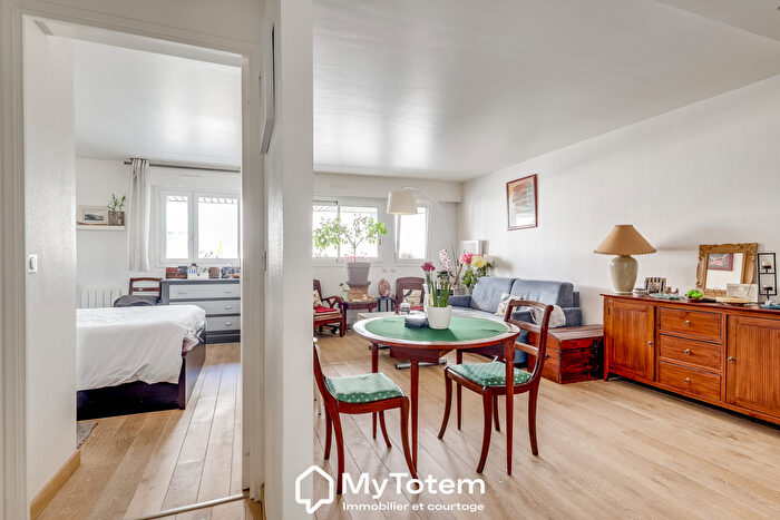 Appartement 2 pièces à vendre - Paris 15ème, Violet, Commerce