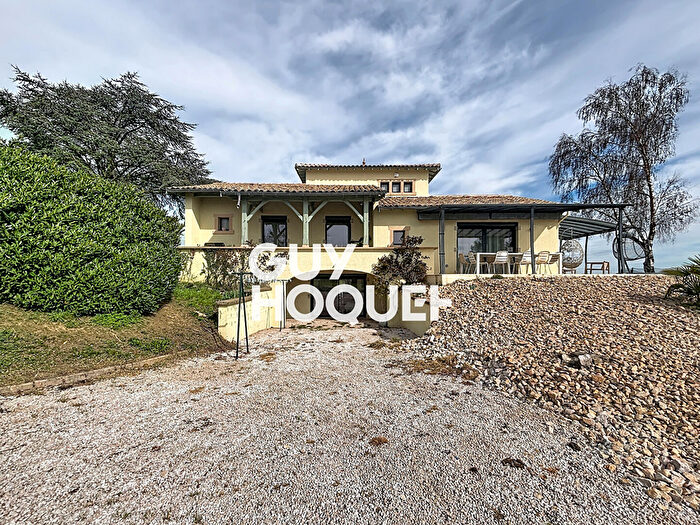 Maison à vendre - La Salle - 8 pièces - 6 chambres