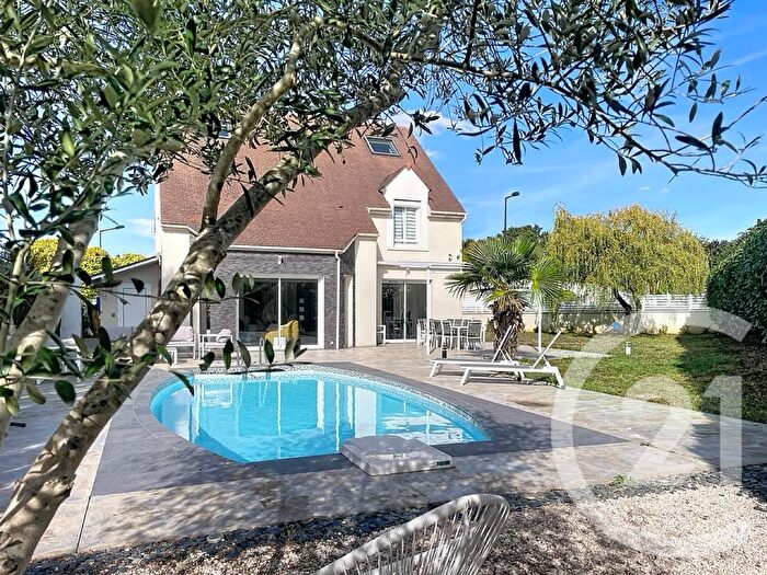 La Queue-en-Brie - Maison 8 pièces à vendre