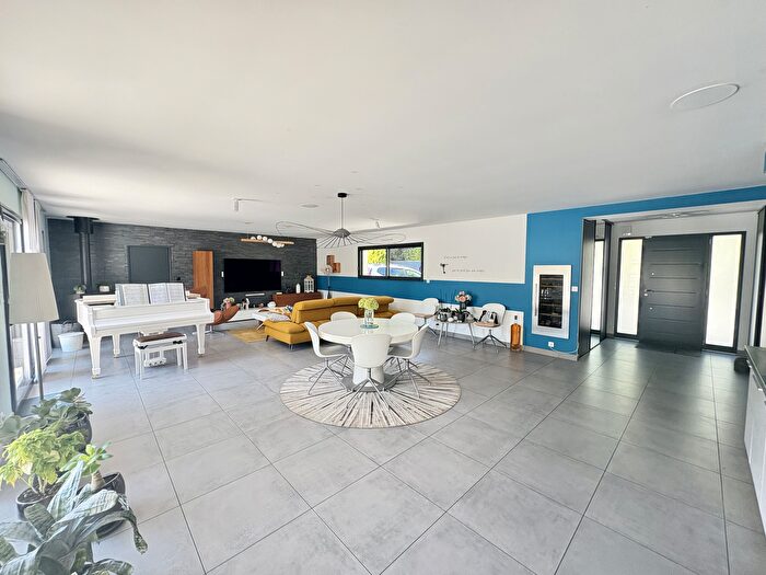 Maison à vendre - Artigues-près-Bordeaux - 7 pièces - 5 chambres