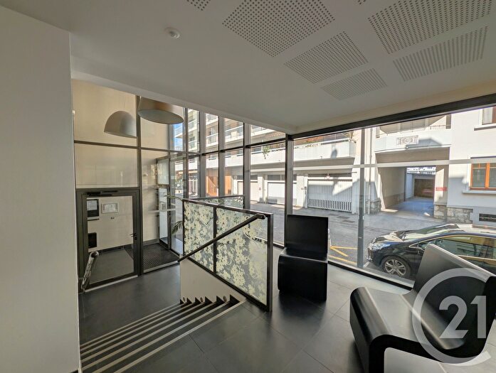 Appartement à vendre - Chambéry, Centre-ville - 2 pièces - 1 chambre