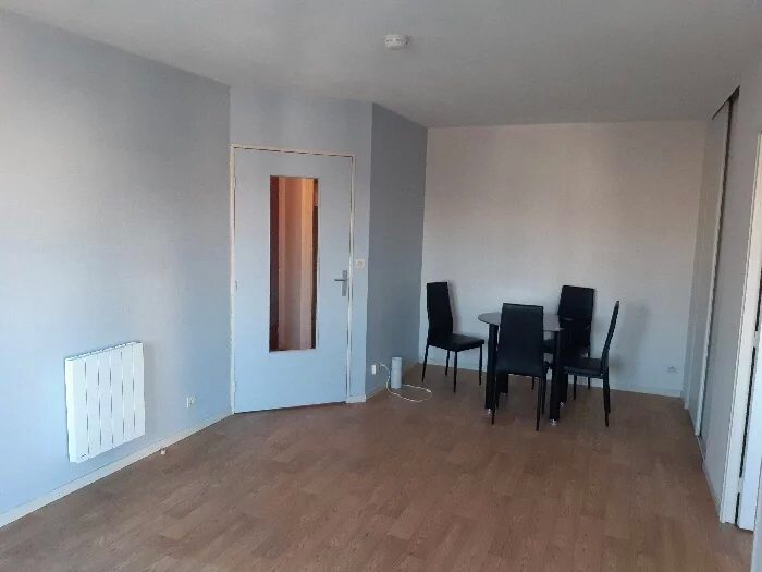 Appartement à louer - Fleury-les-Aubrais - 2 pièces - 1 chambre