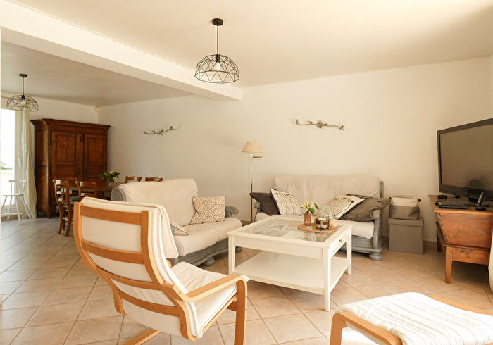 Chassieu : Maison 10 pièces à vendre