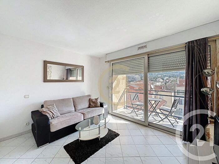 Appartement à louer - Cannes, Prado, République - 1 pièce