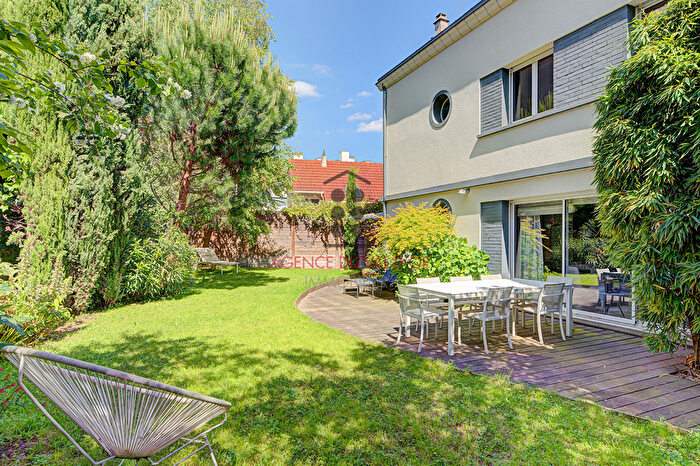 Suresnes, Liberté : Maison 7 pièces à vendre