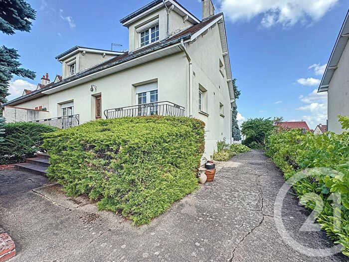 Maison à vendre - Fleury-les-Aubrais, Clos de la Grande Salle, Villevaude, Vallée, Ormes du Mail - 5 pièces - 4 chambres