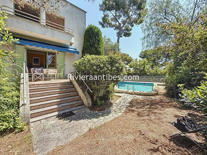 Maison à vendre - Antibes, Juan-les-Pins, Le Cap - 6 pièces - 5 chambres