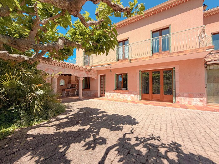 Pierrefeu-du-Var - Maison 7 pièces à vendre