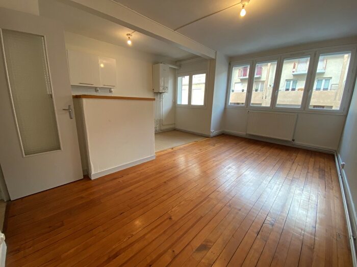 Saint-Étienne, Bernay, Valfuret : Appartement 3 pièces à louer