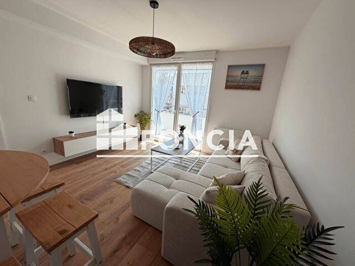 Appartement à louer - Ouest, Ville-la-Grand - 2 pièces - 1 chambre