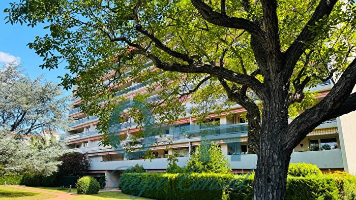 Appartement à louer - Lyon e , Croix Rousse Ouest - 3 pièces - 2 chambres