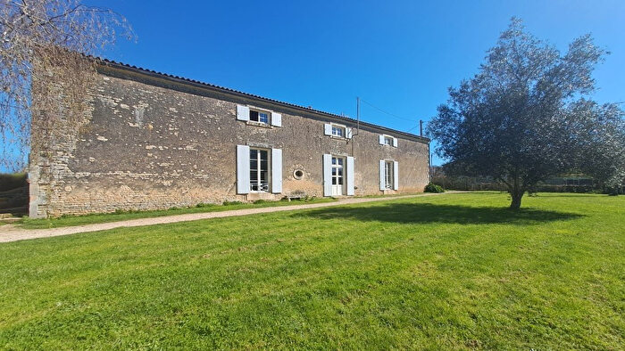 Échiré : Maison 7 pièces à vendre