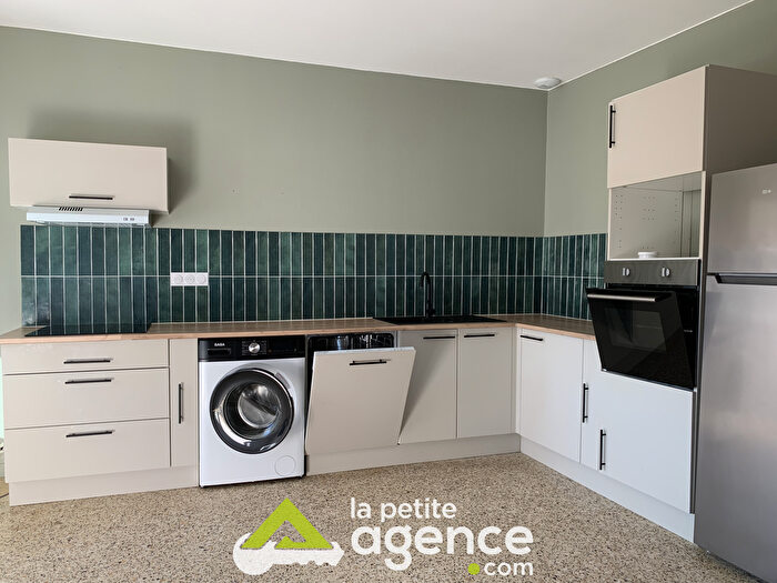 Appartement à louer - Domérat - 3 pièces - 2 chambres