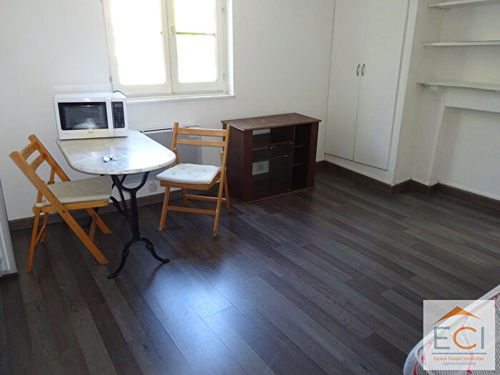 Appartement à louer - Limoges, Centre-ville, Hôtel de Ville, Emailleurs - 1 pièce