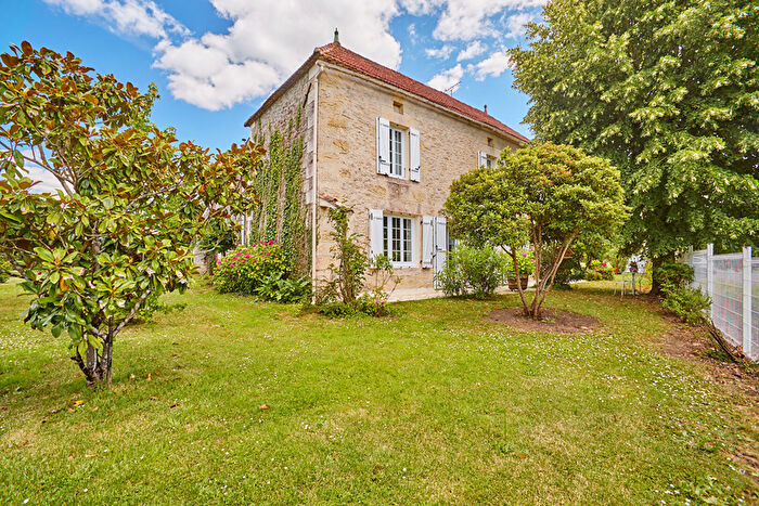 Maison 5 pièces à vendre à Saint-Antoine-du-Queyret