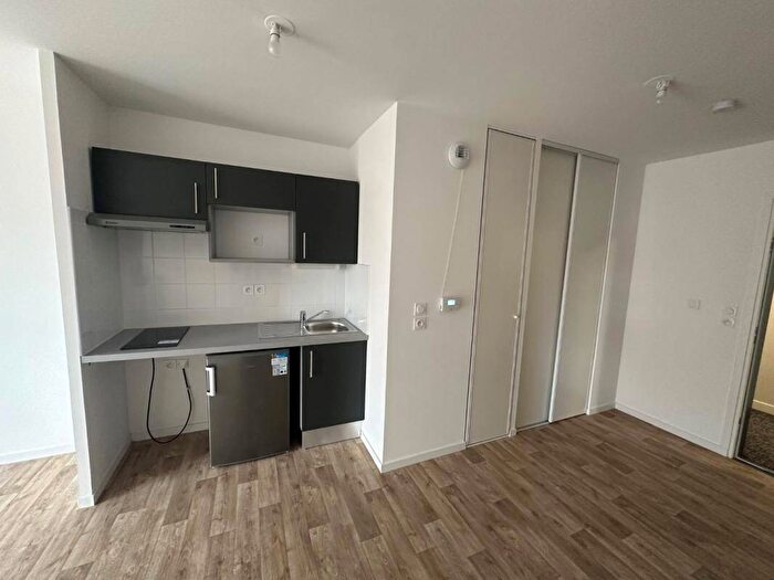 Appartement à louer - Faubourg Saint Catherine-Faubourg de Paris-Le Vignole, Valenciennes - 2 pièces - 1 chambre