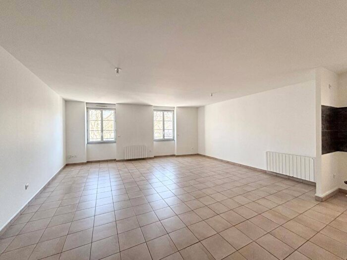 Appartement à louer - Centre Ville, Mâcon - 4 pièces - 3 chambres