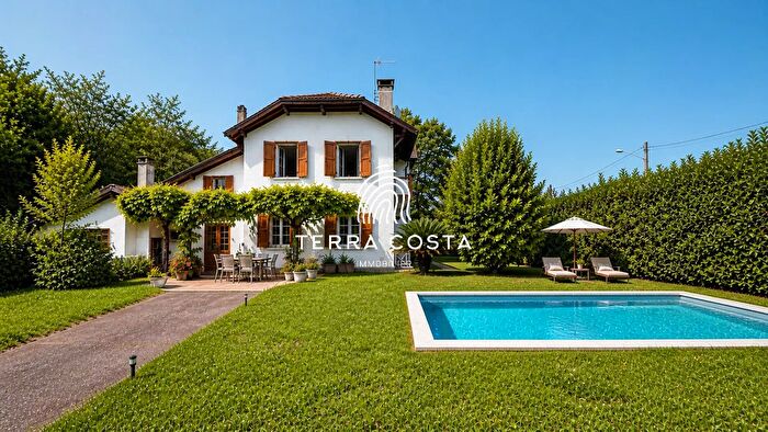 Maison à vendre - Peyrehorade - 5 pièces - 3 chambres