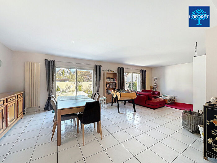 Maison à vendre - Noisy-le-Grand, Sud - 7 pièces - 5 chambres