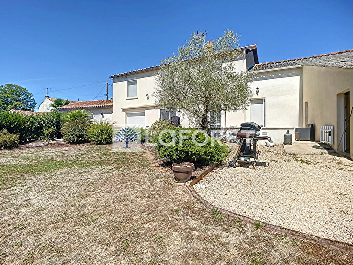 Maison à vendre - Moutiers-sous-Argenton - 6 pièces - 5 chambres